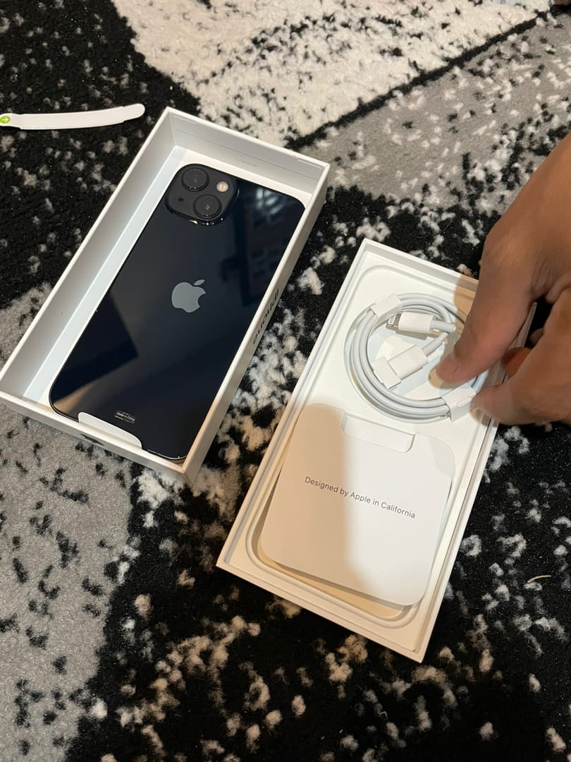 iPhone 13 Midnight Review 2025 – Flagship Feel, Mid-Range Price – Cekmedia